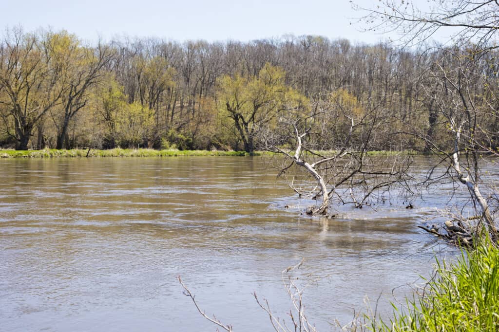Iowa Lakes and Rivers Map: Navigating Hawkeye Waterways