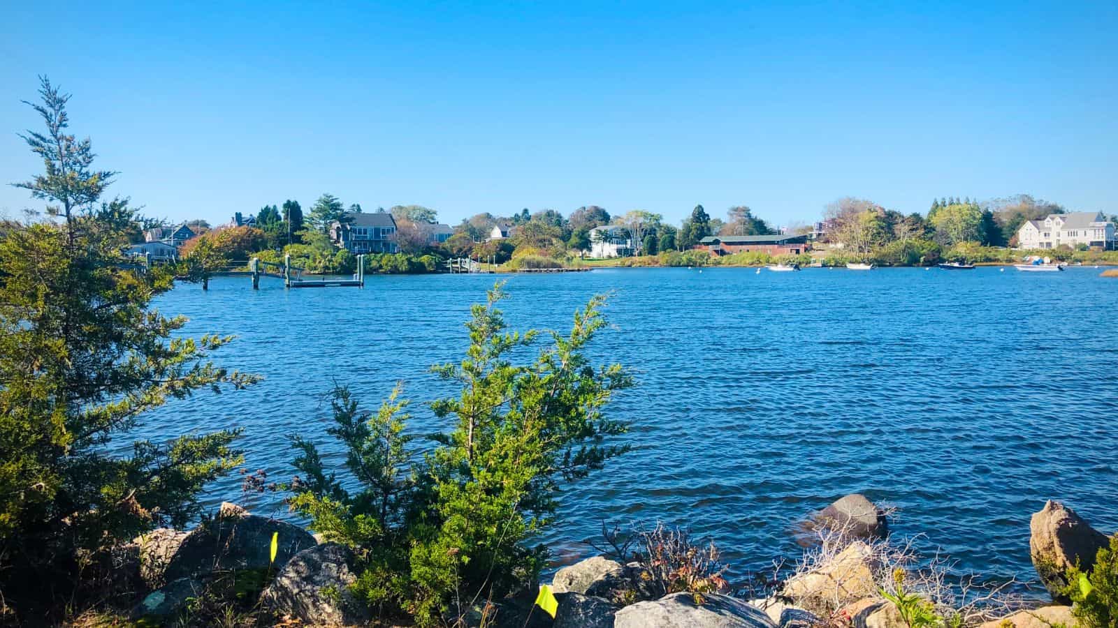 Rhode Island Lakes and Rivers Map: Ocean State Odyssey