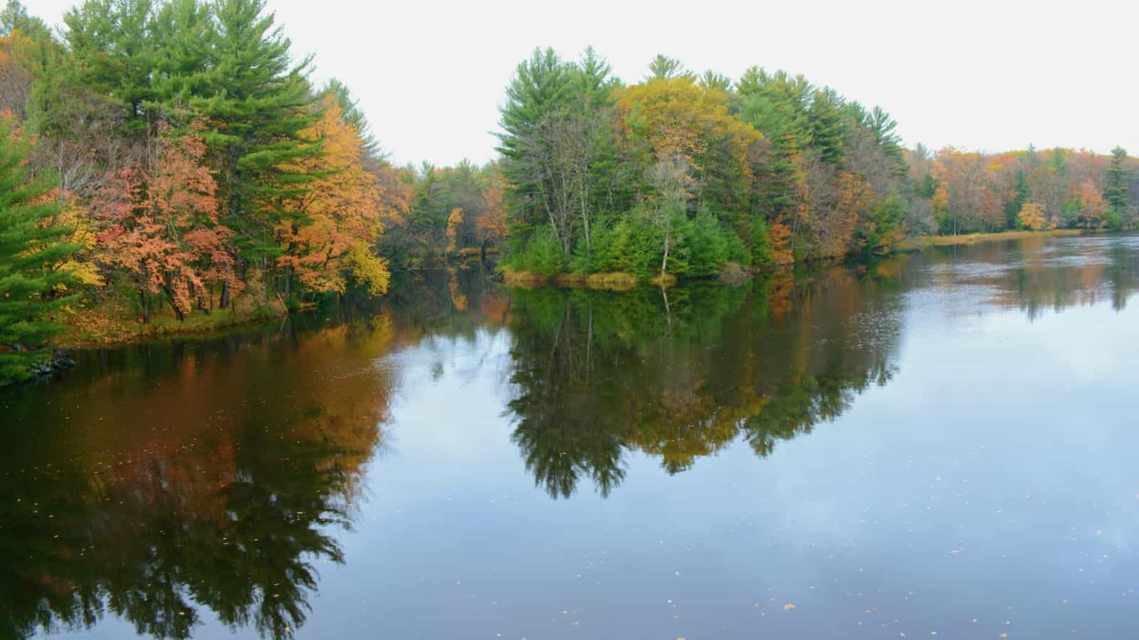 Wisconsin Lakes and Rivers Map: Dazzling Aquatic Wonders